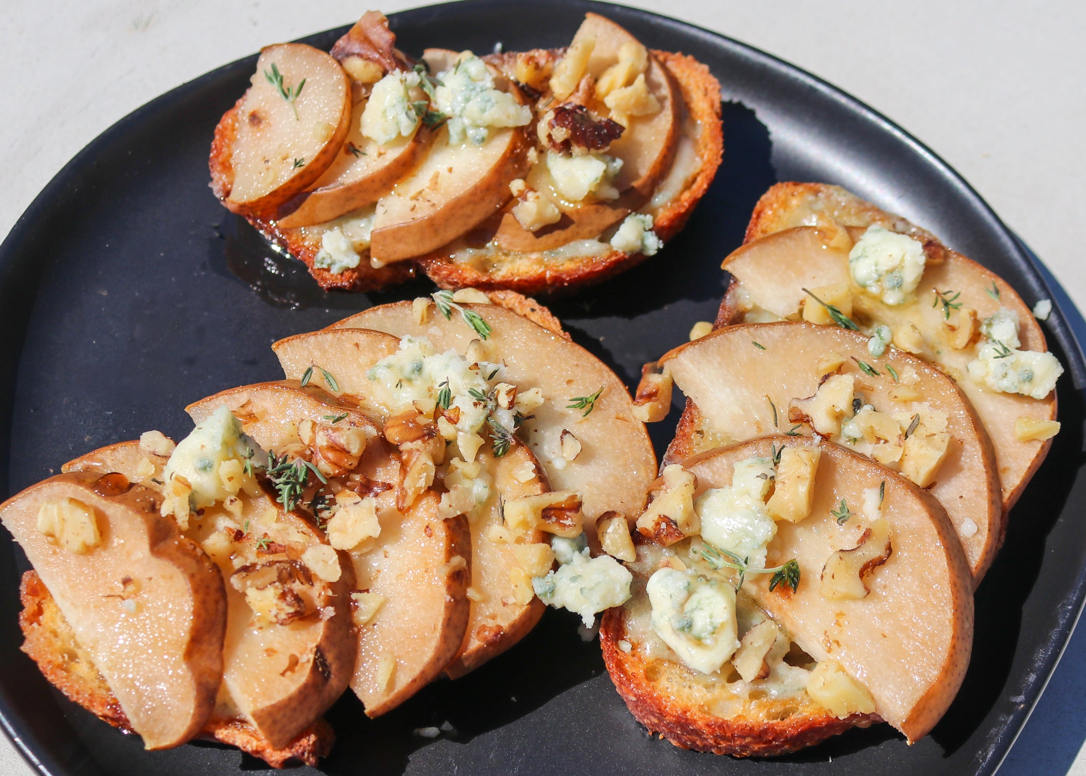 Roasted Pear and Bay Blue Toasts – Point Reyes Farmstead Cheese Company